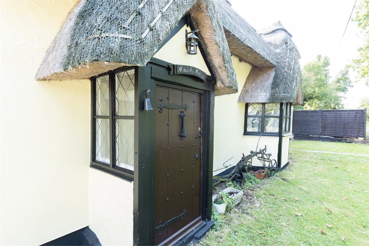 WALNUT TREE COTTAGE, COBBLERS GREEN, FELSTED
